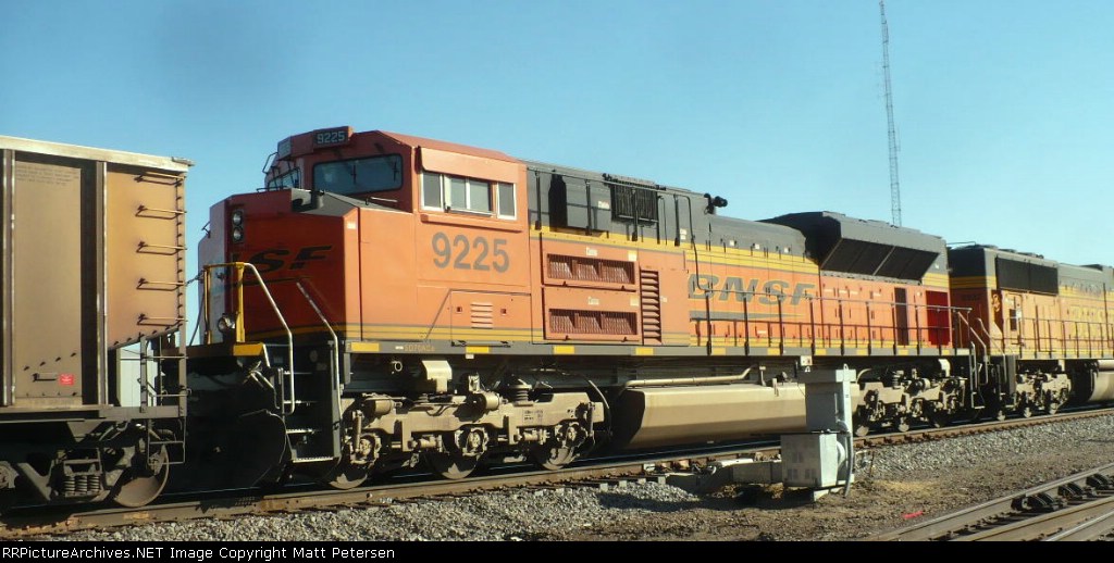 BNSF 9225